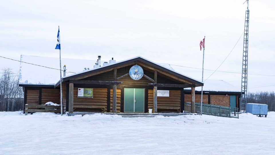 Fort Resolution administrator says hamlet deficit has been cut