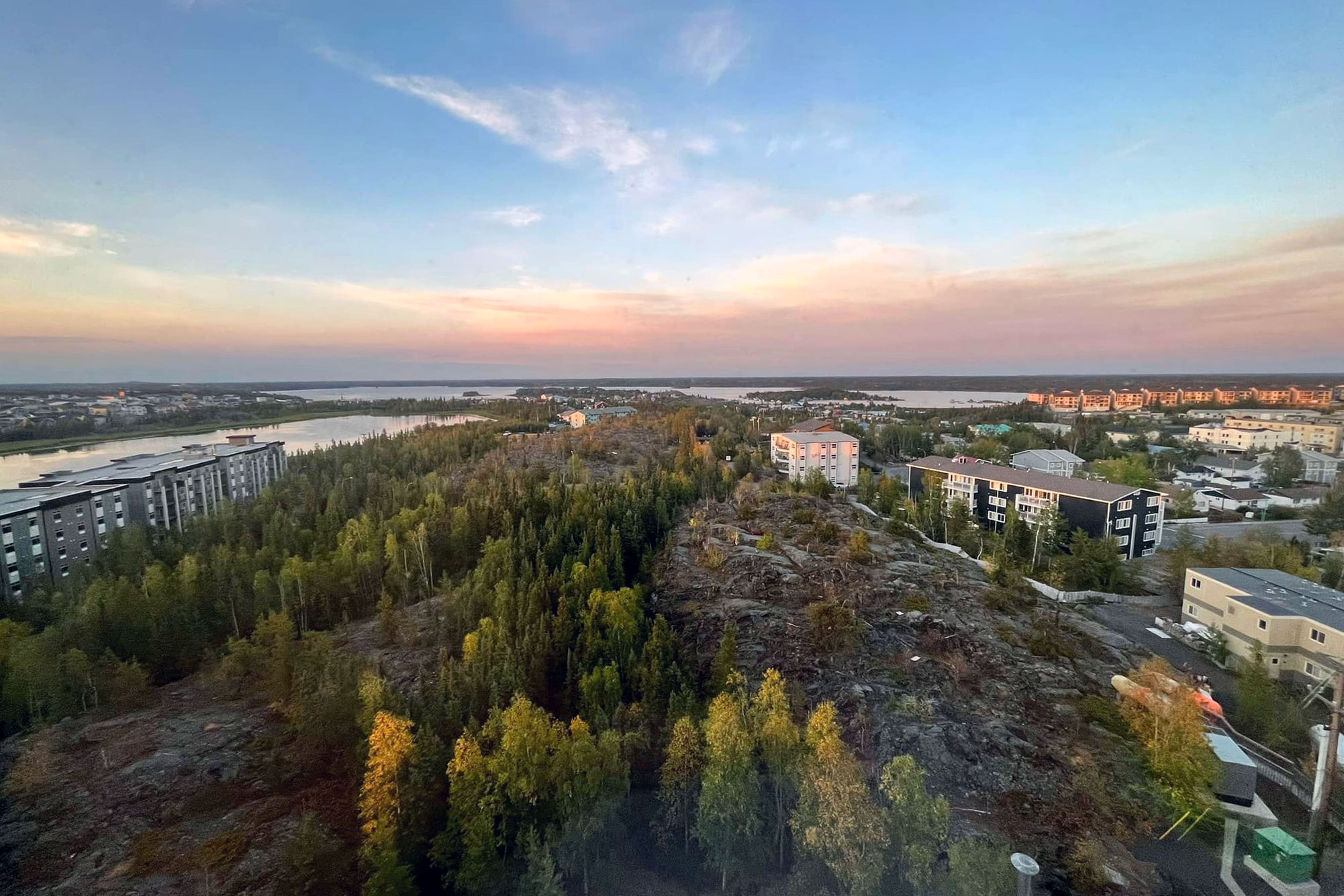 As it happened: Thursday updates for NWT wildfire evacuees