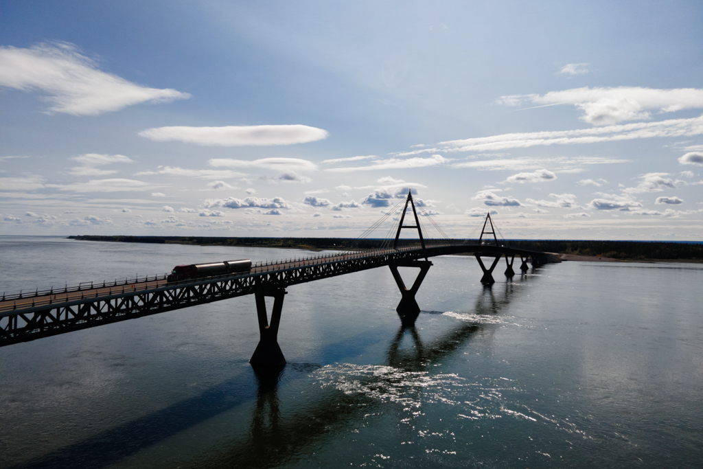 Deh Cho Bridge to close overnight next week as repair work begins