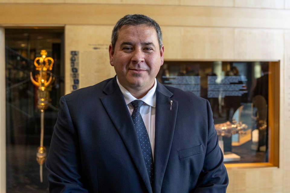 Minister introduces first responders’ coverage bill