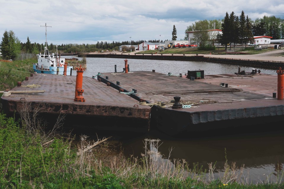 GNWT ‘hopeful’ barges can sail to Sahtu this summer