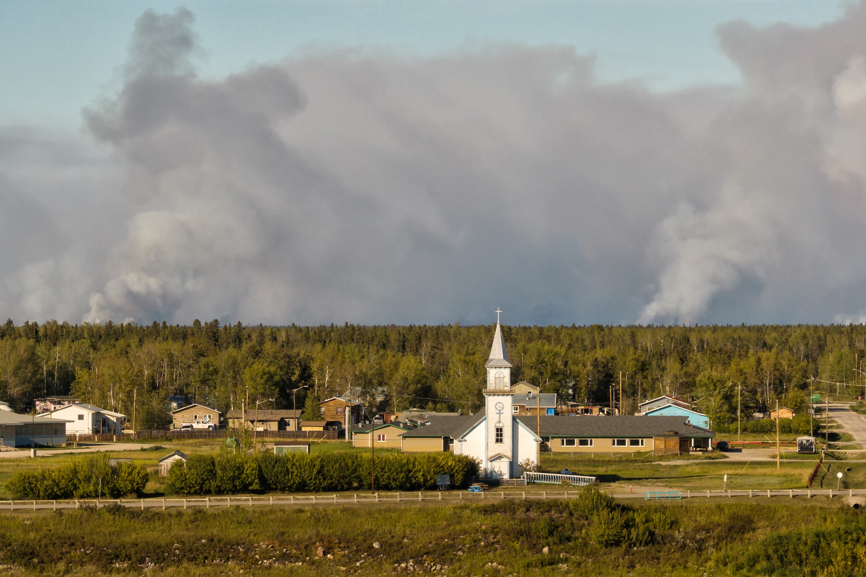 Premier, environment minister reply to Michael McLeod over wildfires