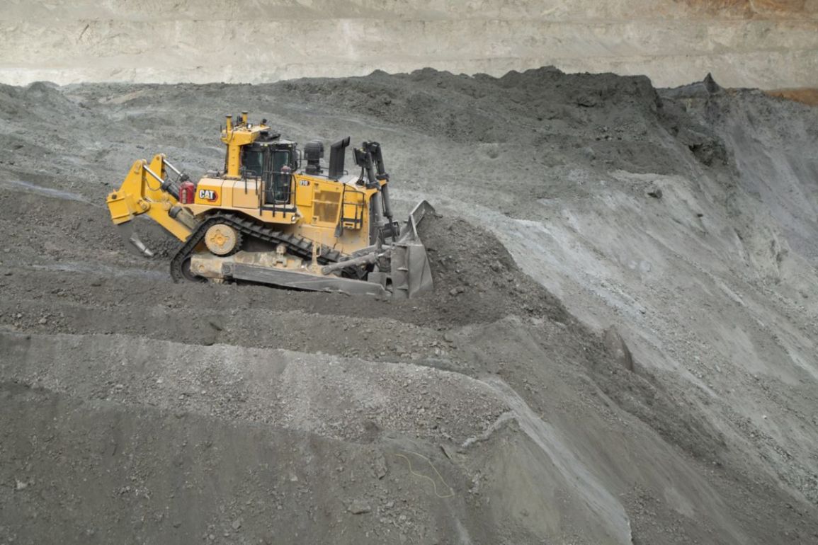 Diavik says bulldozer ‘submerged’ at mine is probably gone for good