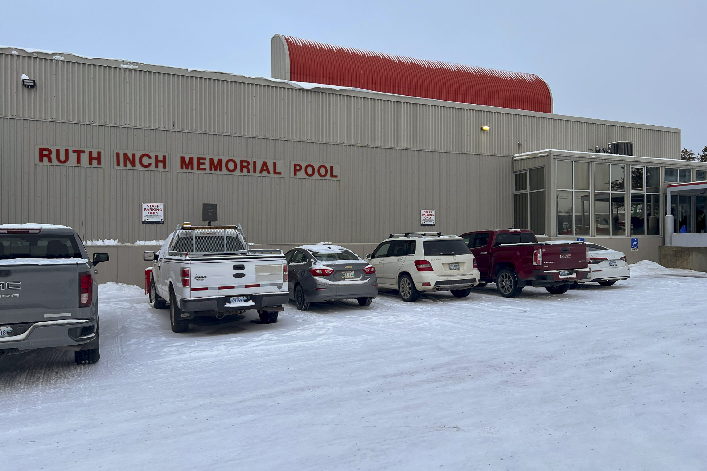Turn old YK pool into performing arts centre, group says